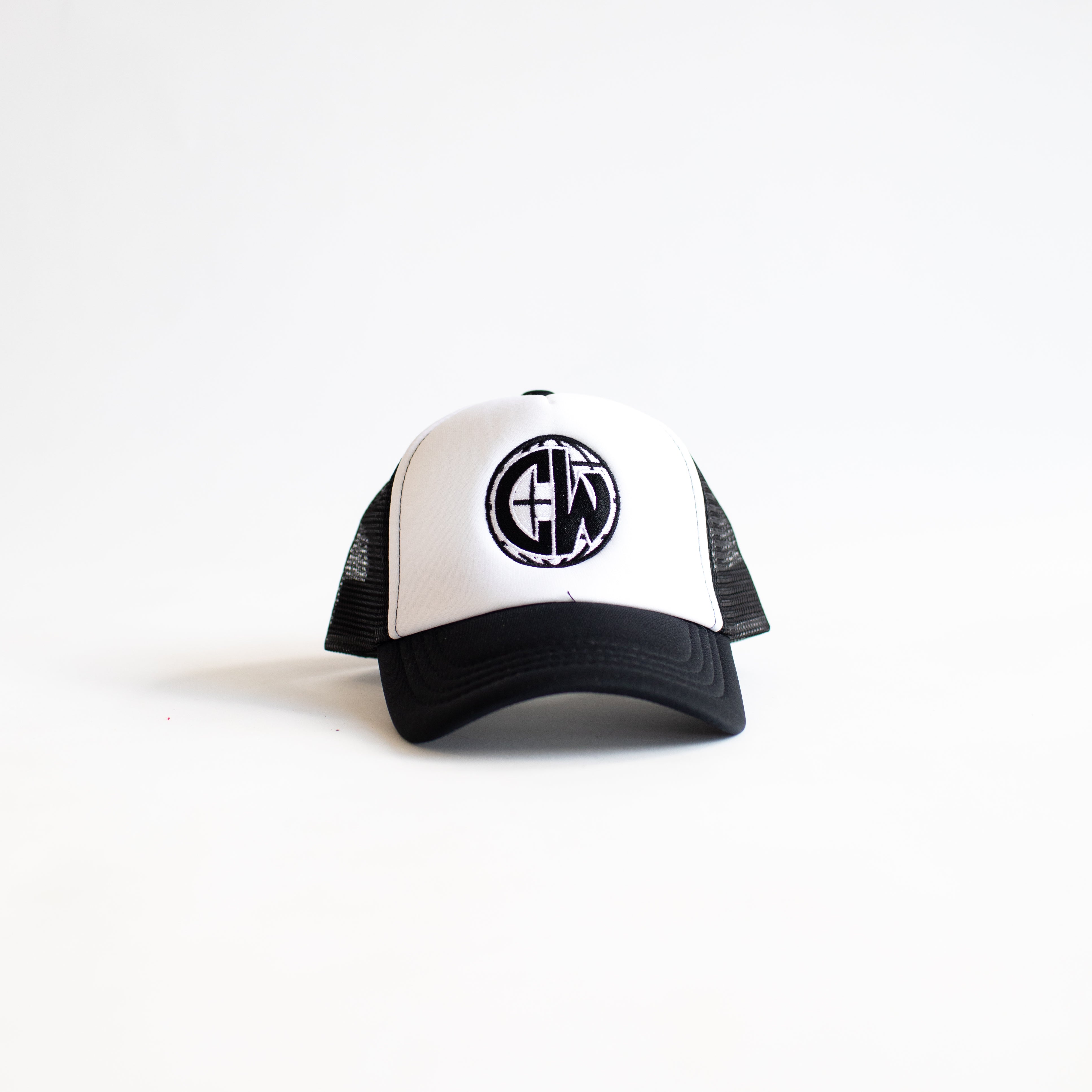 Signature Cub World Trucker - Black/White